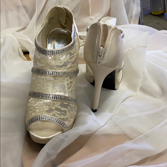 De Blossom Collection | Shoes | Bridal Shoe | Poshmark